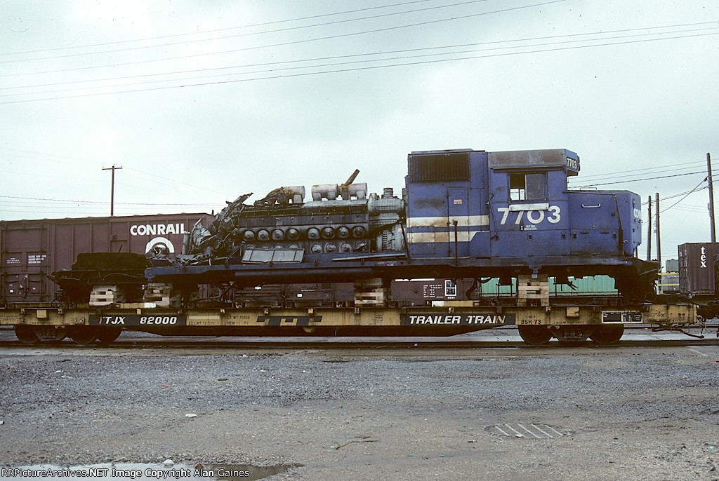 CR GP38 7703